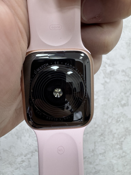Продается Iwatch SE Gold 44mm