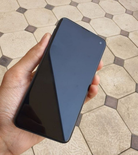 Samsung Galaxy S10e