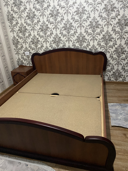 Продается комплект спальная мебель