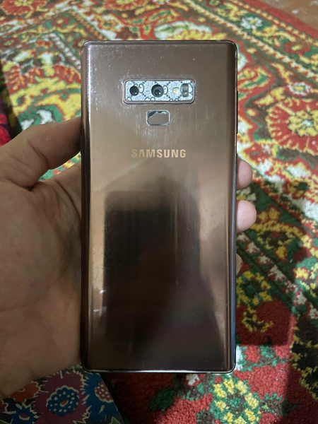Samsung note 9 6.128 lik toza  choqo svet