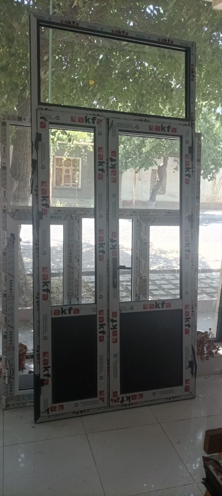 Срочно продаётся окна, двери, форточки аква новые!