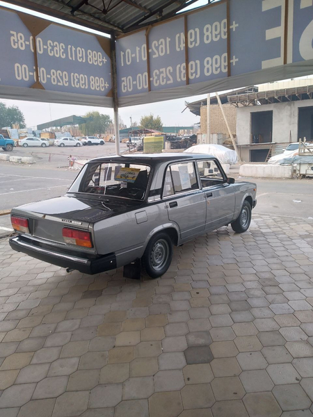 Vaz 2107 sotiladi