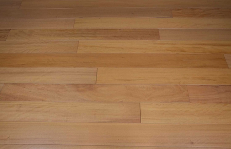 Parket laminat qoqish qizmati