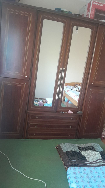 Parkentskiy kvartira 400$ 3xonali oilaga srochni
