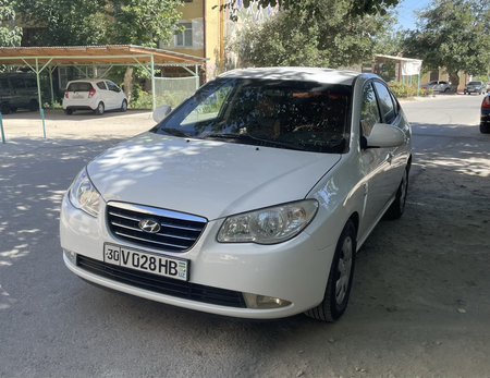 Hyunda-i Elantra 2009