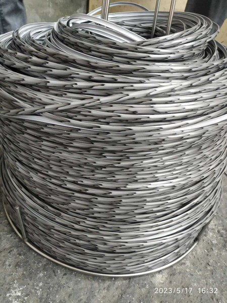ротанг лента выше
