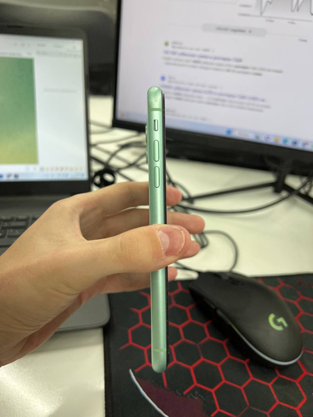 Iphone 11 sotilad 64tali region LLA yomkst 78 bez karopka tel ocilmaga