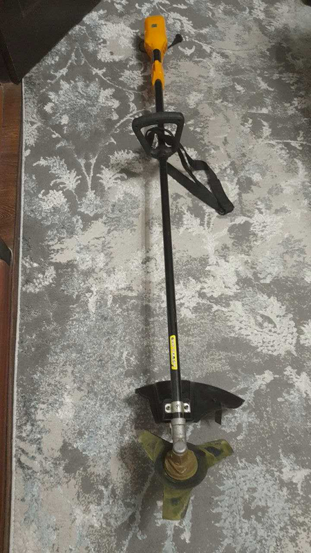 Мощный триммер фирмы ROLF7A225. 700 W. 10000 об. в мин.