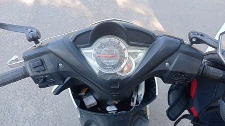 Skuter srochna sotiladi