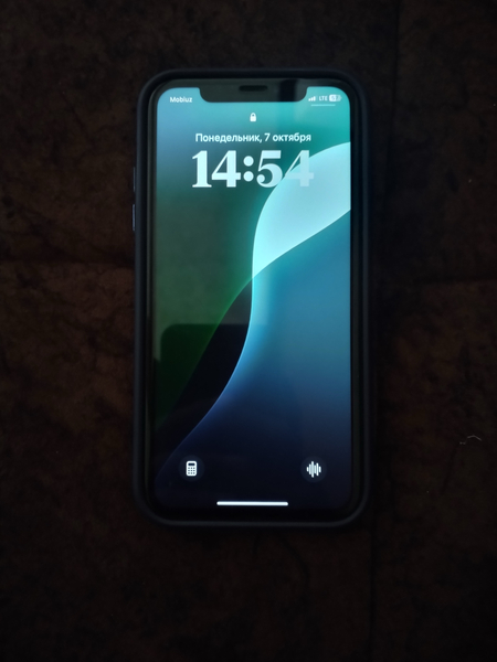Iphone xr  ideal