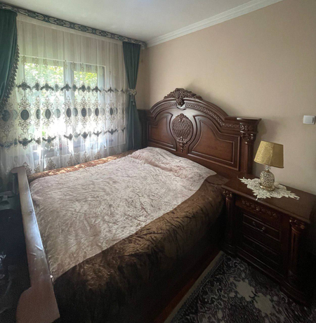 Qorasuv 1 kvartira sotiladi 4/3/4 balkon 2*6 ipotekagaxam sotiladi