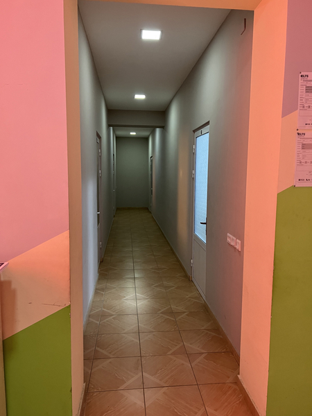 Сдается здание на бульваре у дороги