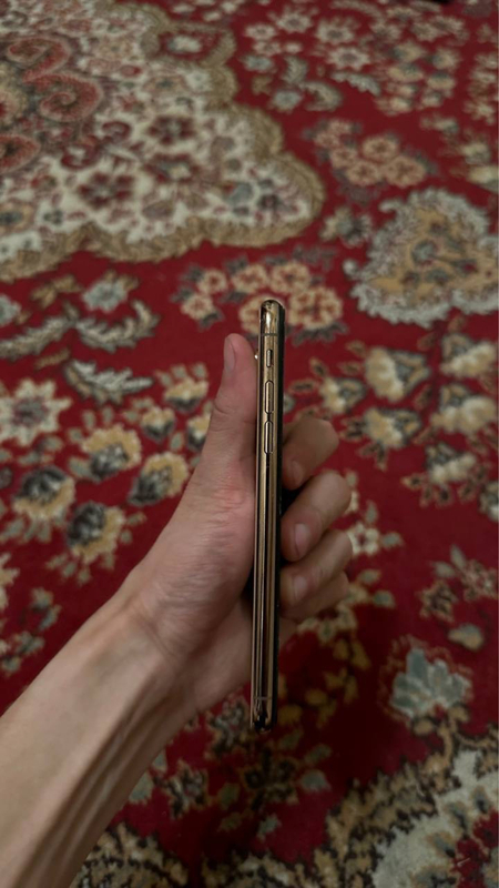 Iphone xs gold
