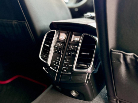 Porsche Cayenne GTS 2013