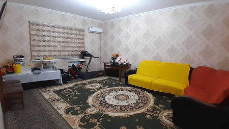 Ko'p qavatli uyda xonadon Guliston shahri