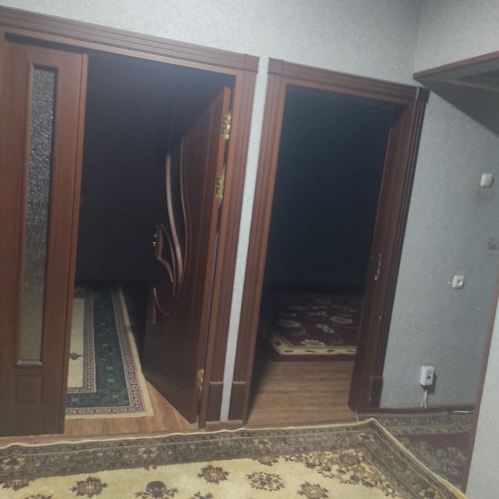 На 2 этаже
4 этажном доме

Со всеми удобствам