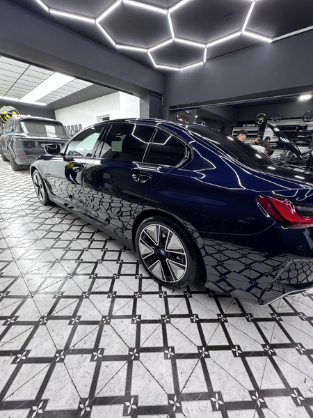 Продаётся свой BMW 40L nigtht sport в идеальном состоянии