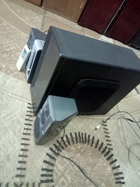 Продам Microlab 2.1 в нармальном состоянии.