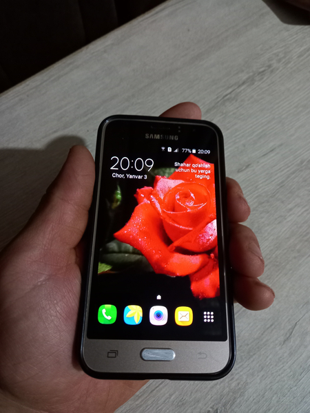 SAMSUNG J1 sotiladiI
