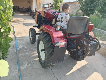 Mini traktor bulat
