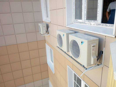 Установка кондиционера с использованием дрели алмазного сверления
