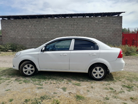 Chevrolet nexia 3 ShOShILINCh sotiladi 9200$ kami bor. Variant bor.
