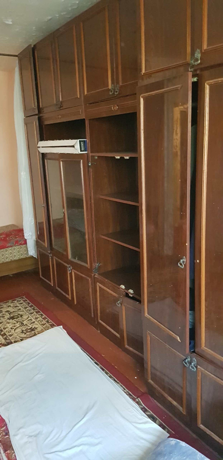 сдаётся 1 ком кв в чирчике 1 мкн 2 этаж рядом школа базар