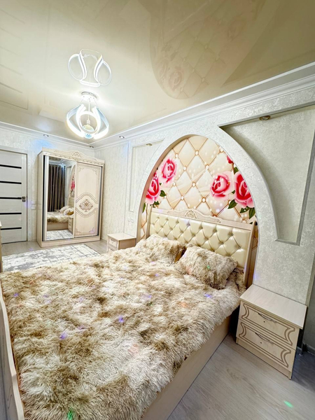 Срочно продается квартира Чиланзар1 ,2/1/4 метро новза