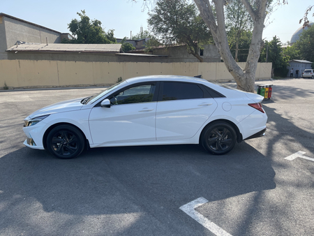 Hyundai Elantra Arenda vikupga
