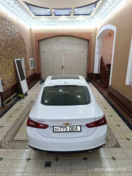 Malibu 2 2/4 Oq Rang Xolati Yengi Probeg 17.700