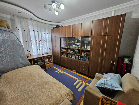 5 xonali 120m² 1-qavat sotiladi.