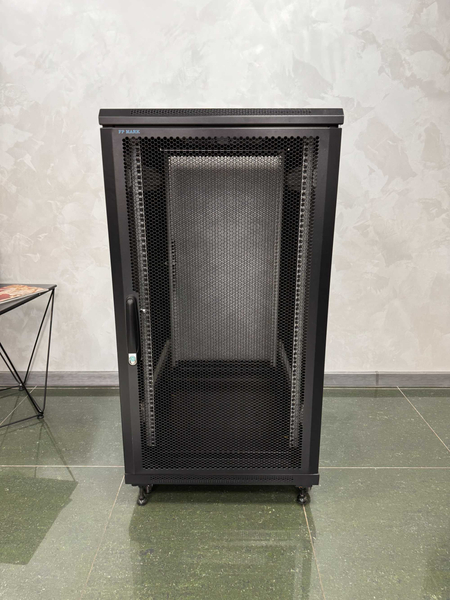 Шкаф напольный FP Mark 22U 600x800