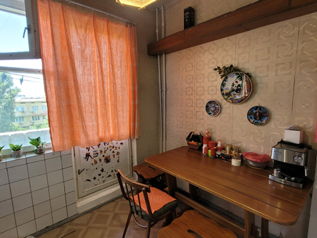 Метро М.Горький ёнида 4-хоналик квартира сотилади. Ипотека бор. 128 м²