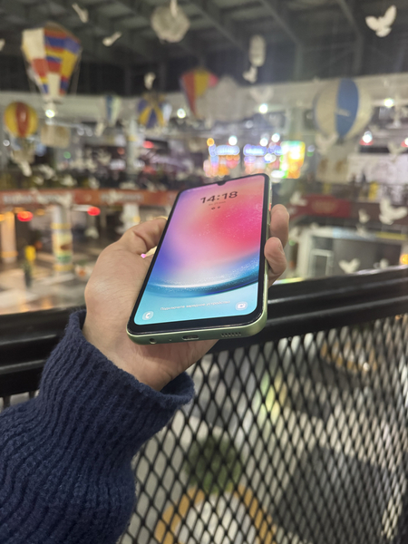 Samsung a24 4/128