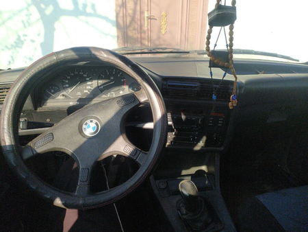 BMW e30 m43 b18 qilingan sedan siniy