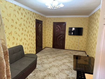 Продаётся отличная 2х комнатная квартира (с обстановкой) на 2-этаже ор