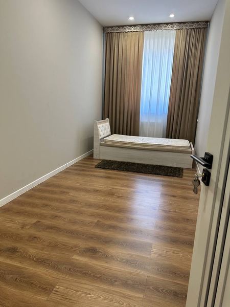 Kvartira sotiladi 100 m2