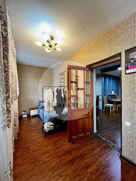 Продажа Максим Горький 2/3/5.  55м2 . Балкон 2х6
