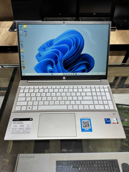 HP Pavilion 15 Сенсорный Intel Core i5-1135G7 озу8гб 512 ssd