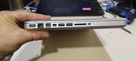 Ноутбук Macbook pro 2009