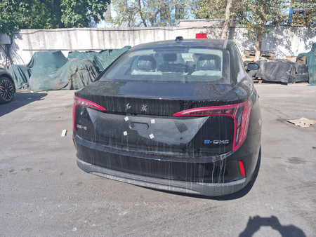 Hongqi e-qm5 500 км лиги 1 соатда