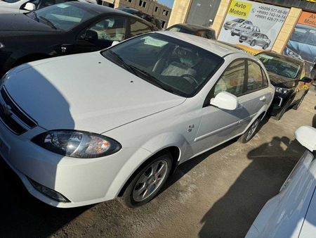 Gentra at bolib tolashga nasiya savdoga beriladi