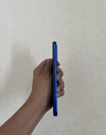 Redmi 8 pr sotiladi srochno sostyaniyasi engide usta kormagan