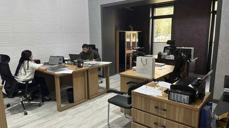 Продаётся Евро офис Ориентир: ЦУМ Бон кафе, 110 школа  138м2