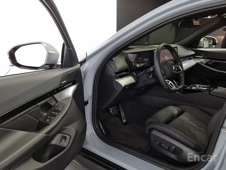 BMW 5 Series (G60) 520i M Sport