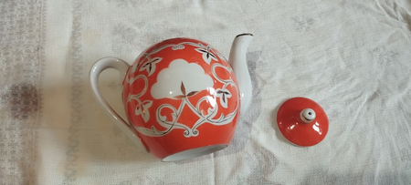Чайник с пиалушками и пиалушки старинные
