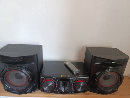 Продаётся муз. Центр Lg cj 44