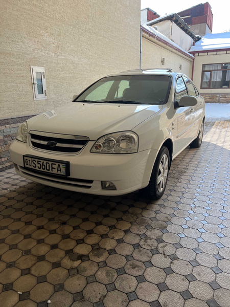 Lacetti белый аренда с выкупом