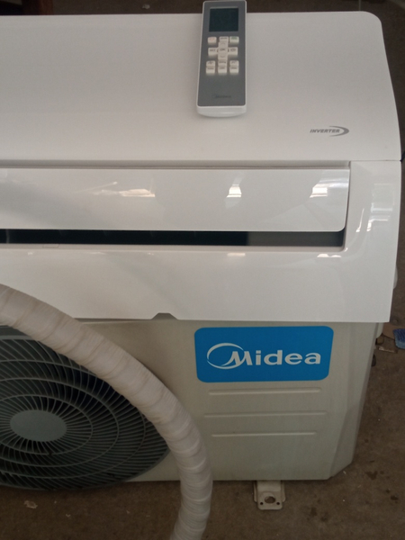 Продаю кондиционер зима лето инвертор Midea алба 09а лето инвертор Mid