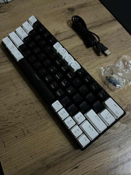 Игровая Механическая клавиатура , формат 60 % , rgb